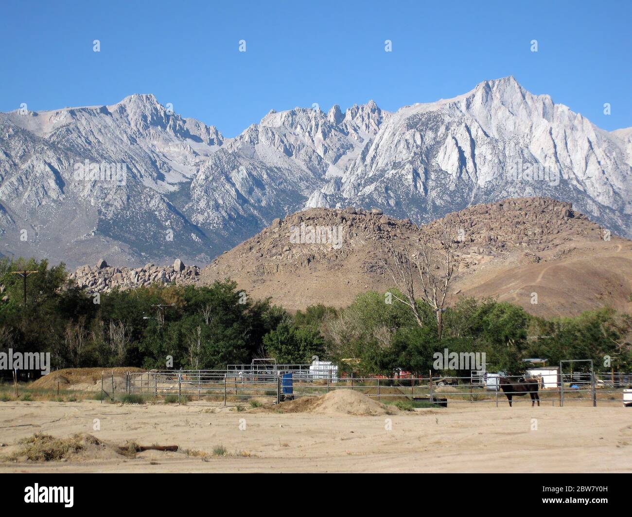 Lone pine california town hi-res stock photography and images - Alamy