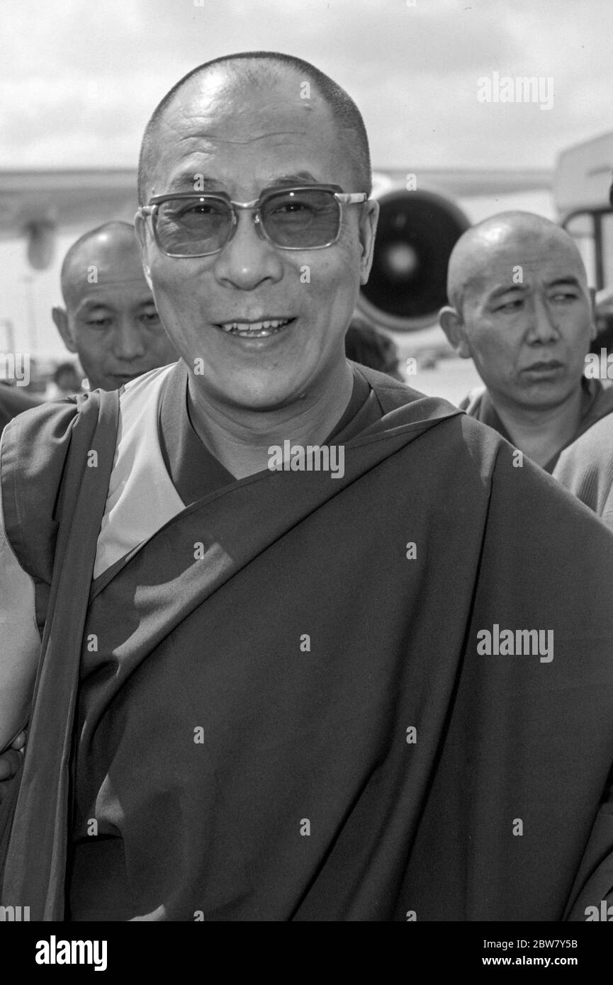 Dalai Lama Black and White Stock Photos & Images - Alamy