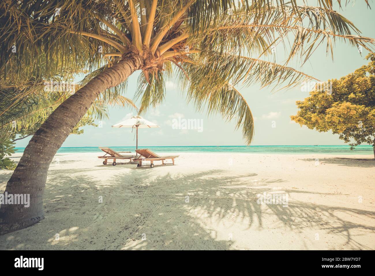 Summer travel destination. Summer vacation holiday concept for couple ...