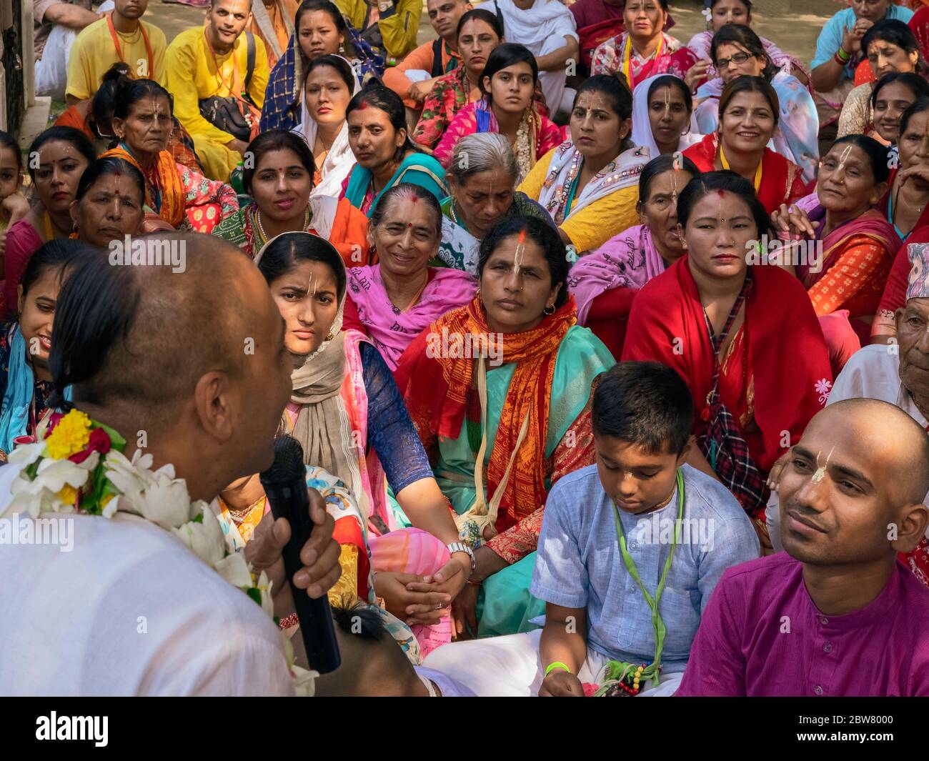 Indian hindu pujari priest hi-res stock photography and images - Alamy