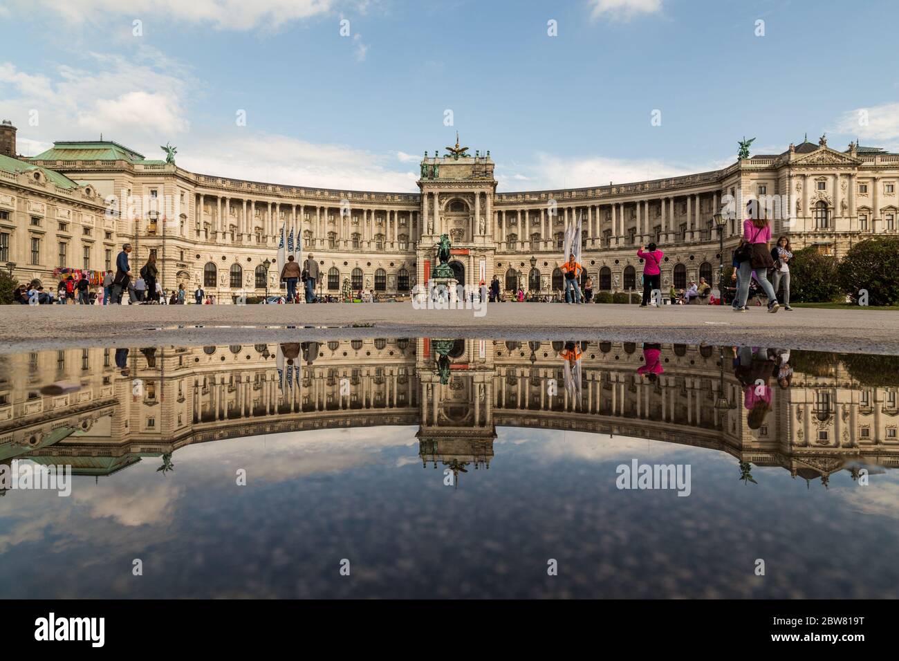 VIENNA, AUSTRIA - 12TH JUNE 2016: The outside of the Austrian National ...