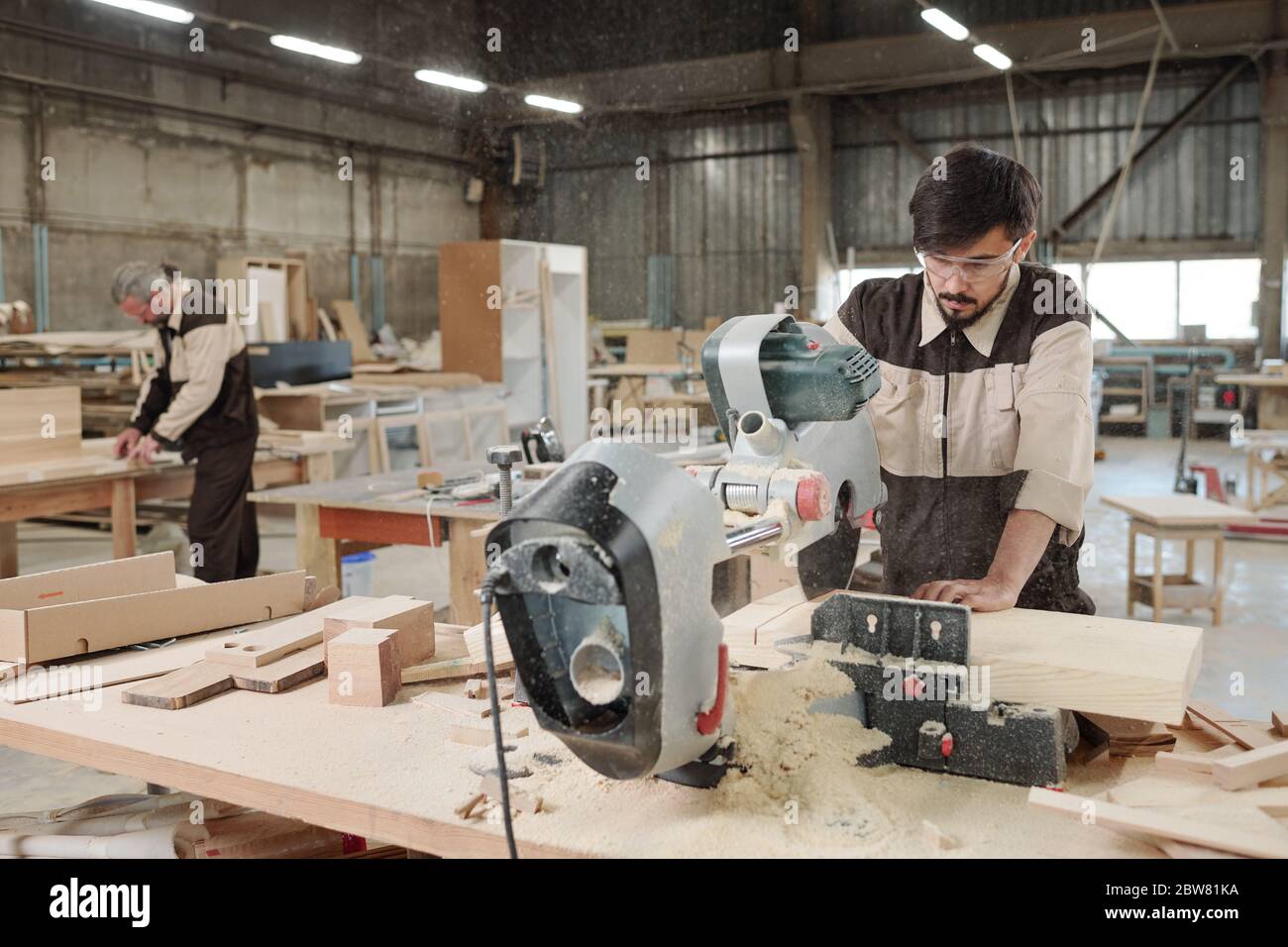 Electric circle saw hi-res stock photography and images - Alamy