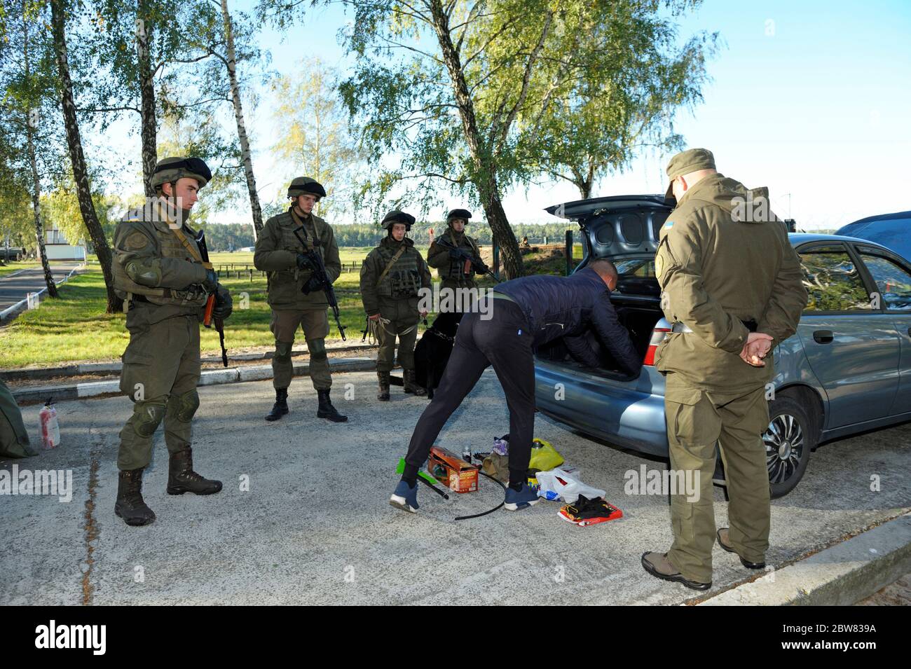 Car search training hi-res stock photography and images - Alamy
