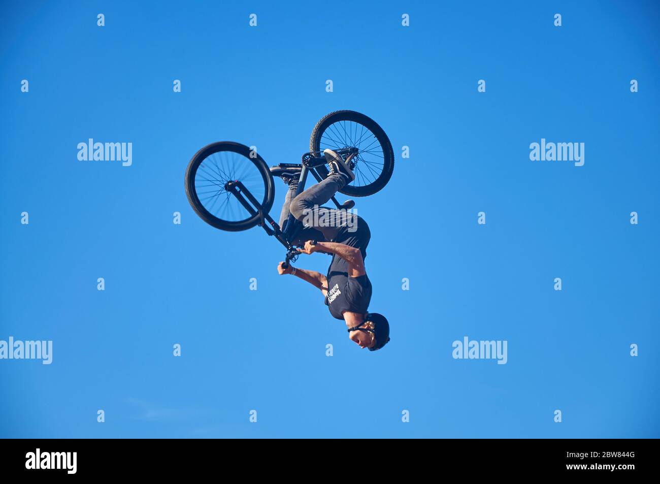 Mid air flip hi-res stock photography and images - Alamy