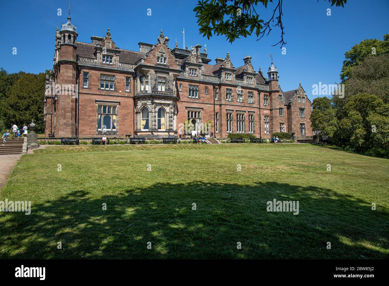 A country walk including the grounds of Keele Hall within Keele ...