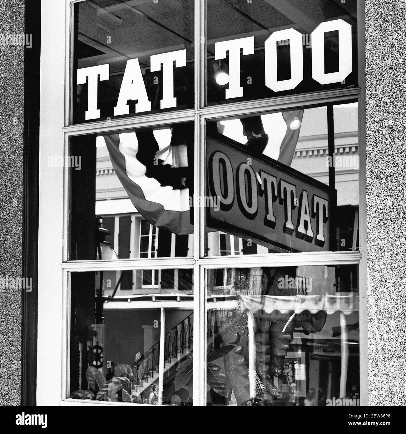 Tattoo shop sign hi-res stock photography and images - Alamy
