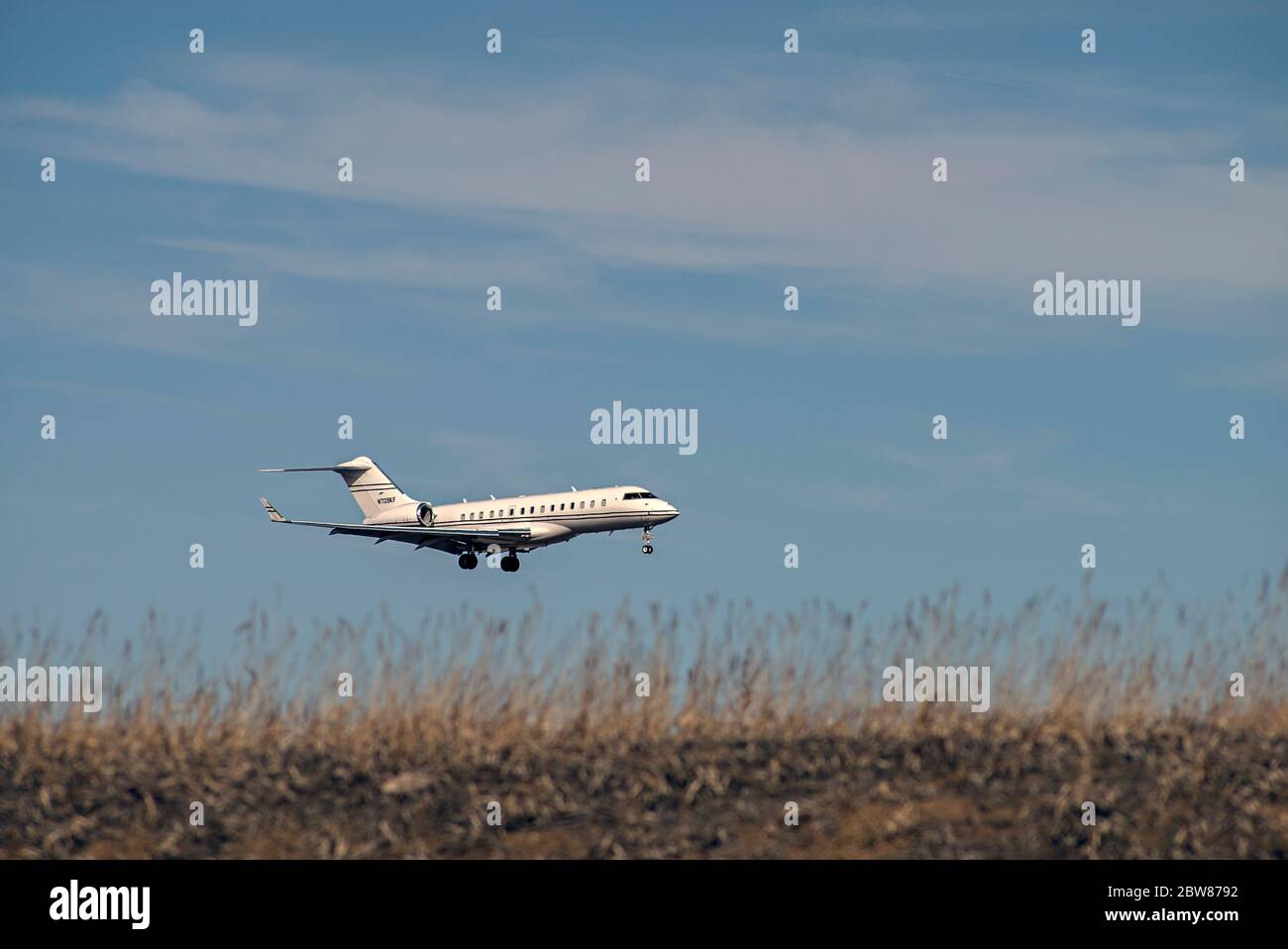 Bombadier jet airplane hi-res stock photography and images - Alamy