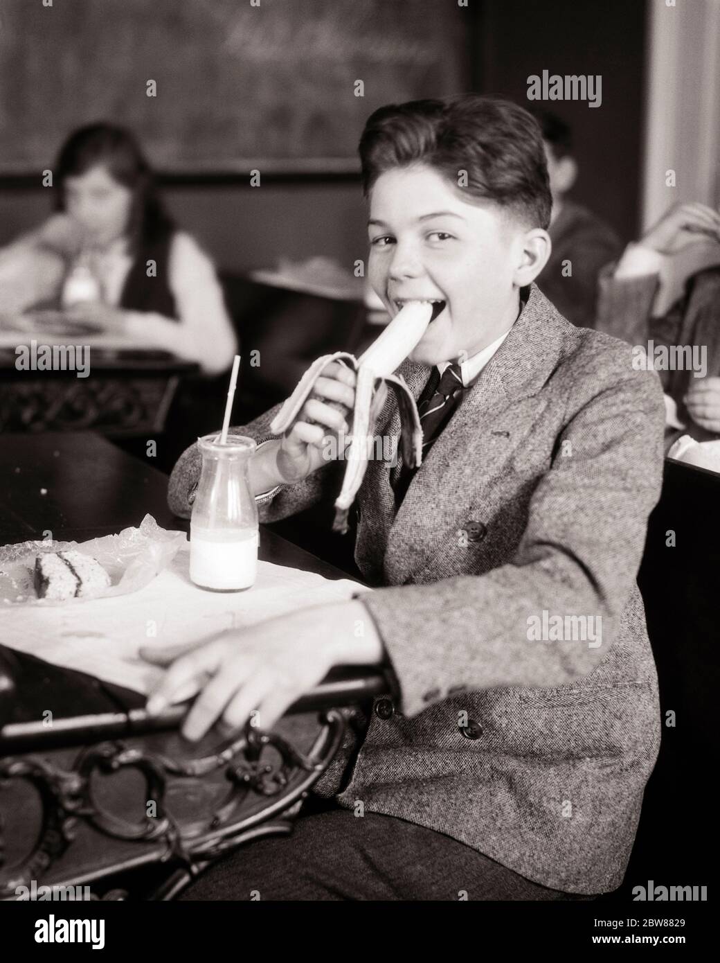 1920s school classroom hi-res stock photography and images - Alamy