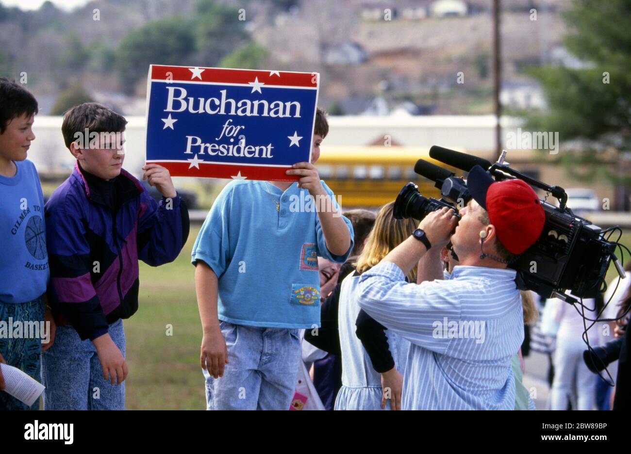 1992 Republican Presidential candidate Pat Buchanan and his wife Shelly ...