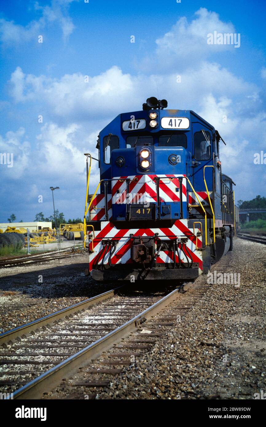 1980s DIESEL-ELECTRIC POWERED RAILROAD LOCOMOTIVE FREIGHT ENGINE ...