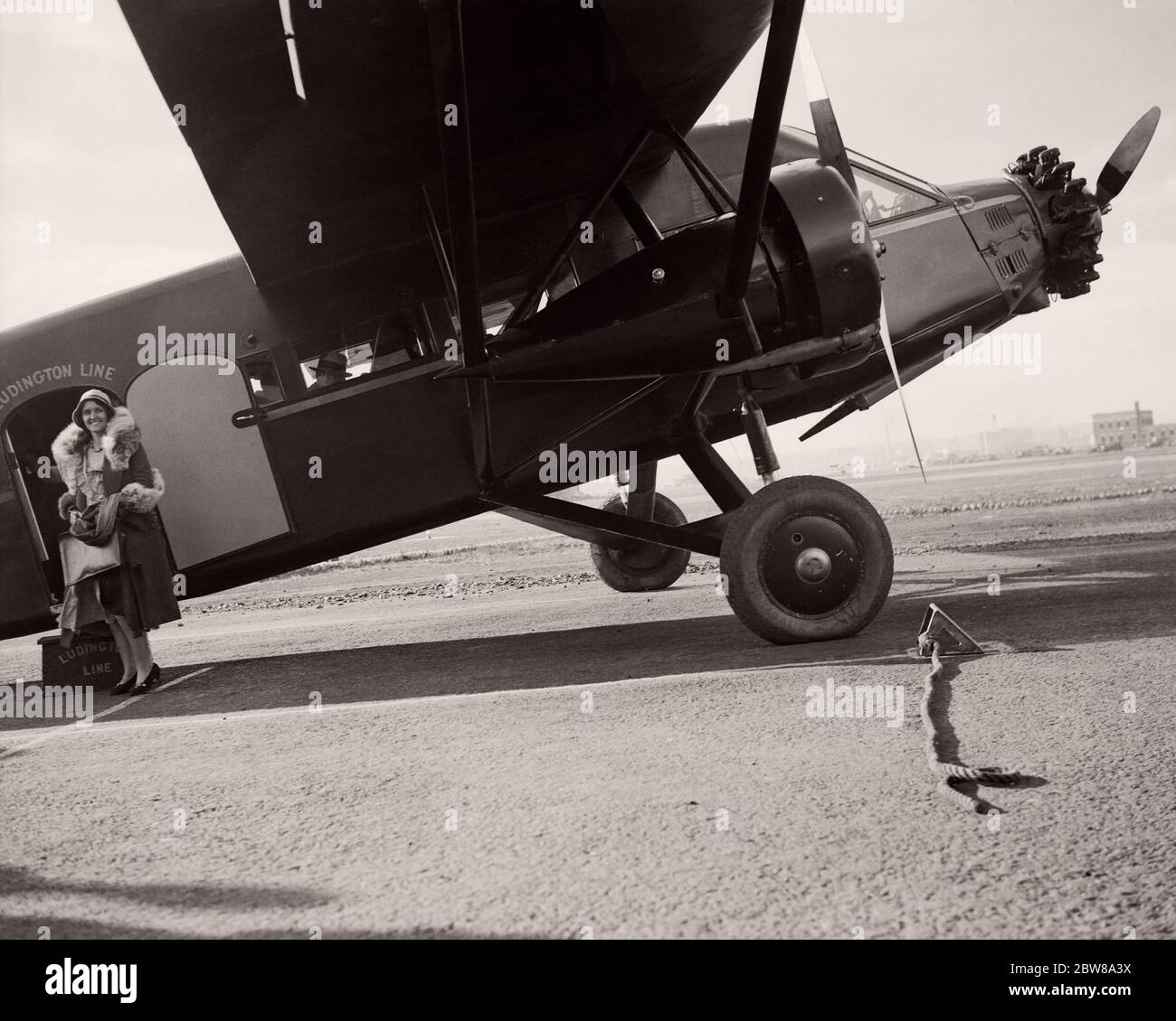Airplane pilot lady woman hi-res stock photography and images - Alamy