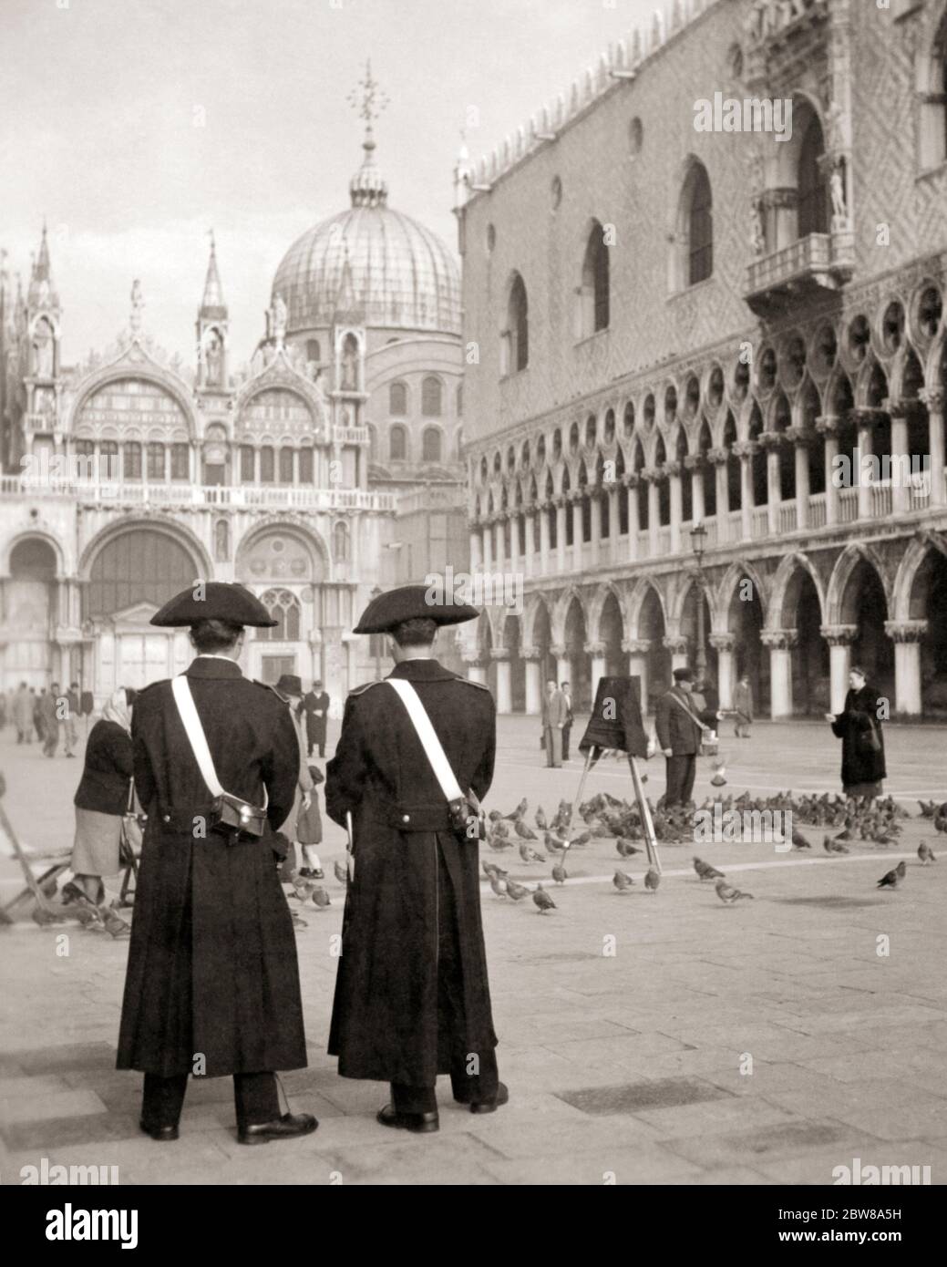 1930s police italy hi-res stock photography and images - Alamy