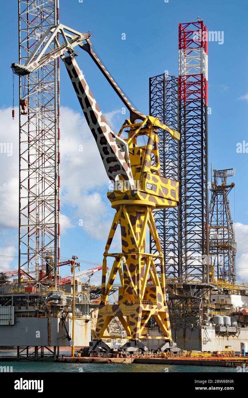 Huge dockside crane hi-res stock photography and images - Alamy