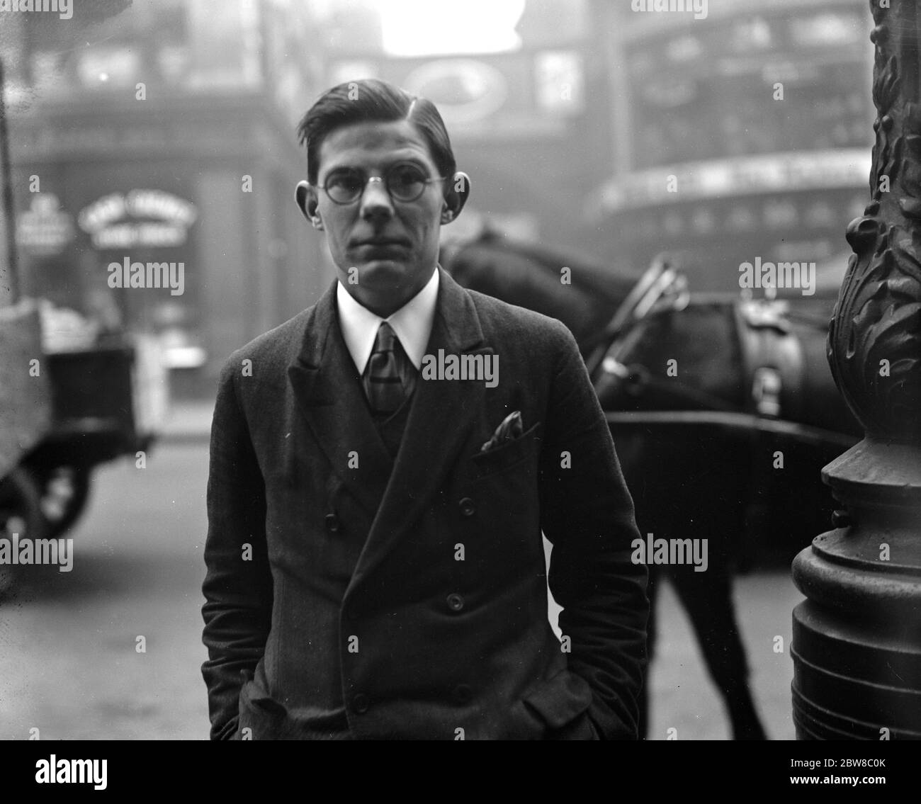 Black man reporter hi-res stock photography and images - Alamy