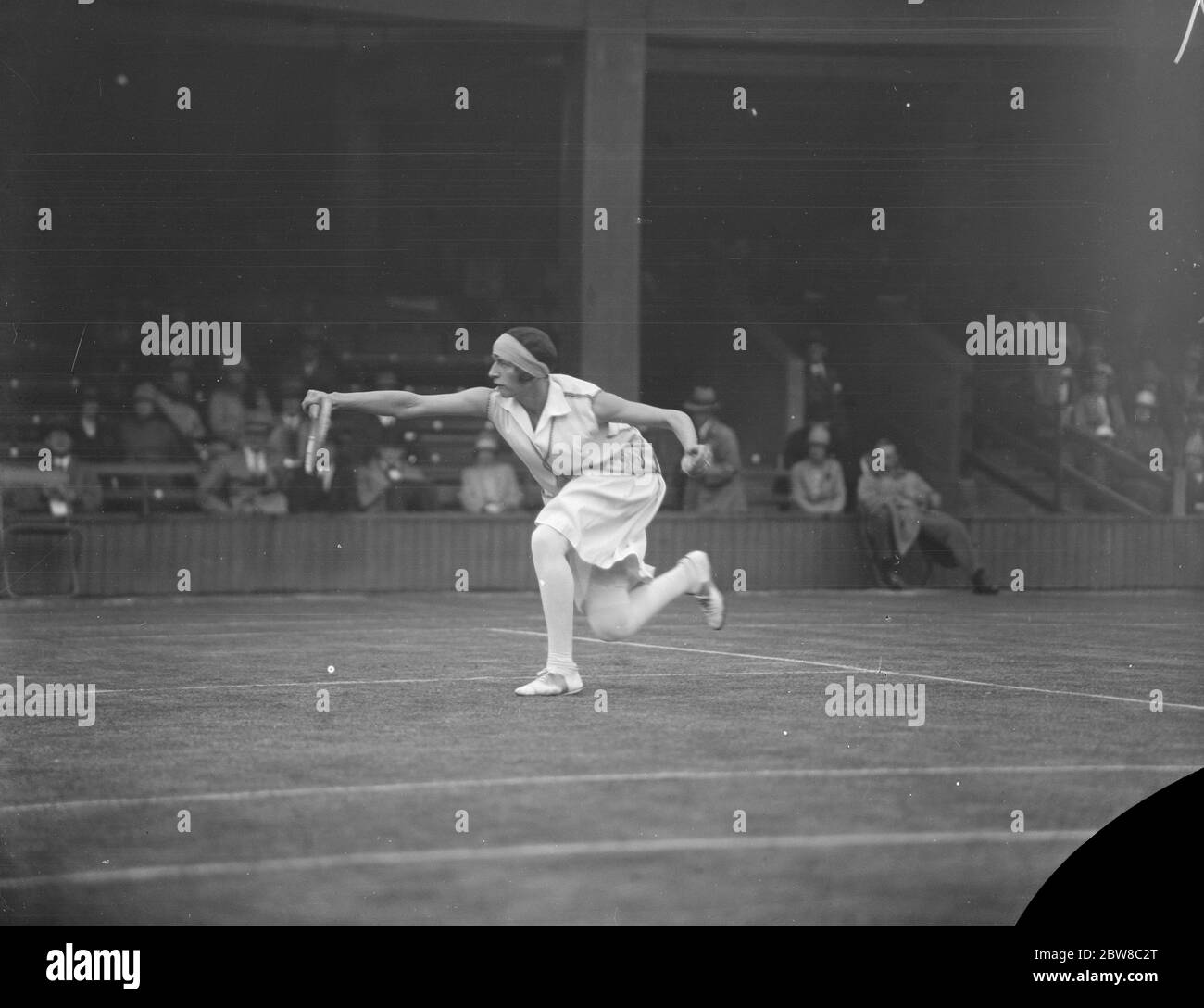 Lawn tennis wimbledon 1920s hi-res stock photography and images - Alamy