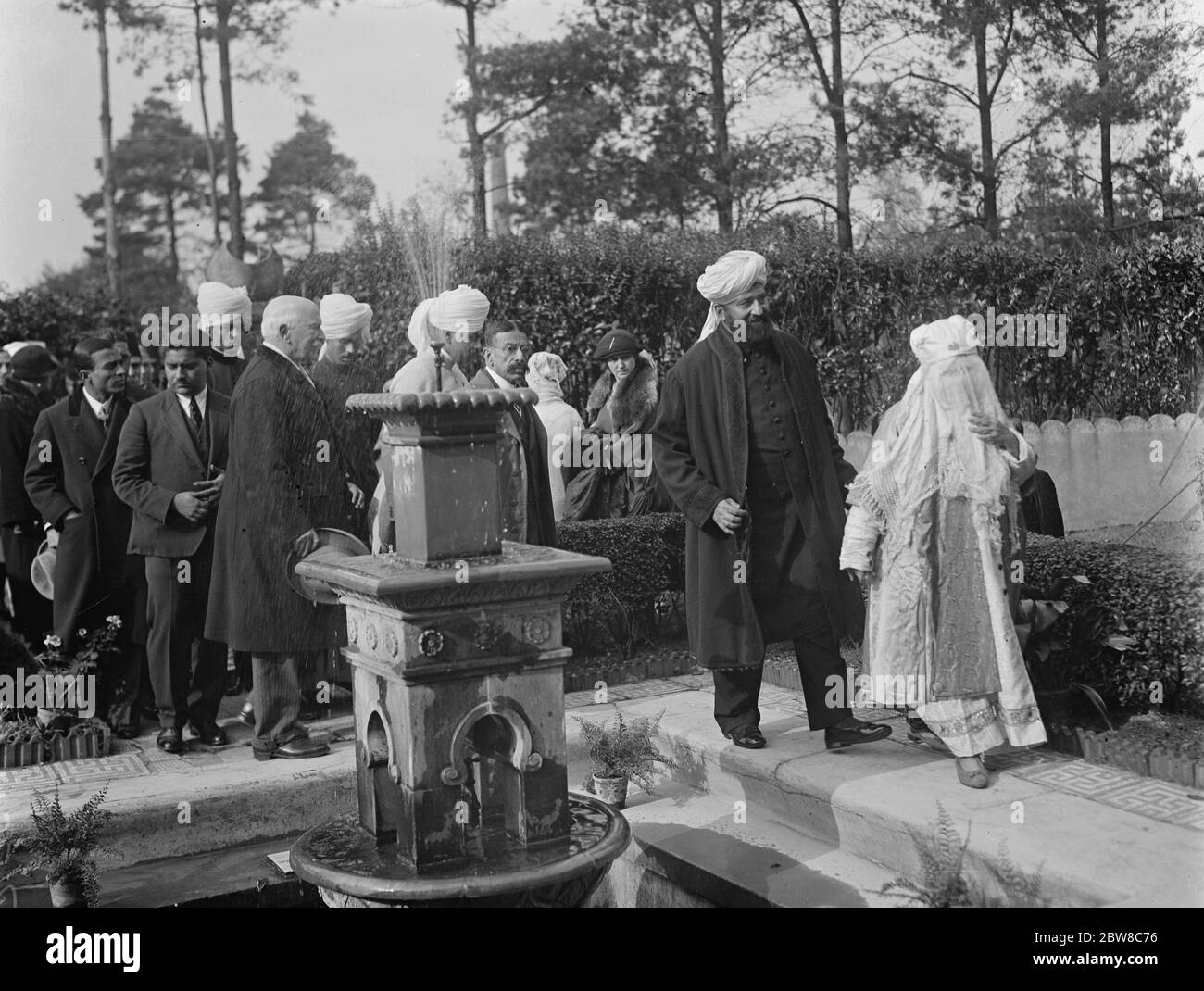 Begum of Bhopal at Woking mosque . The Begum of Bhopal arriving . 9 ...