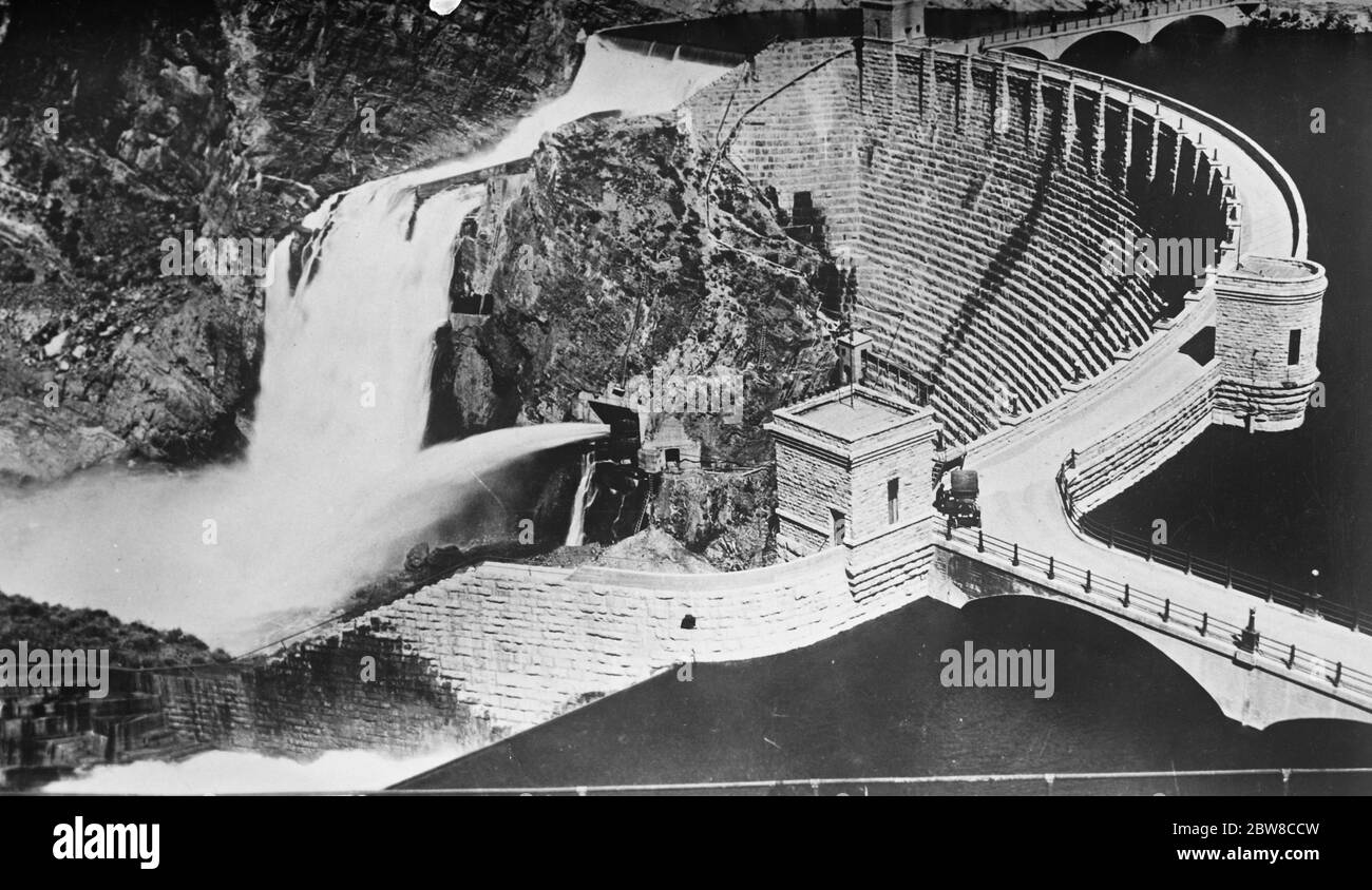 Historical roosevelt dam hi-res stock photography and images - Alamy