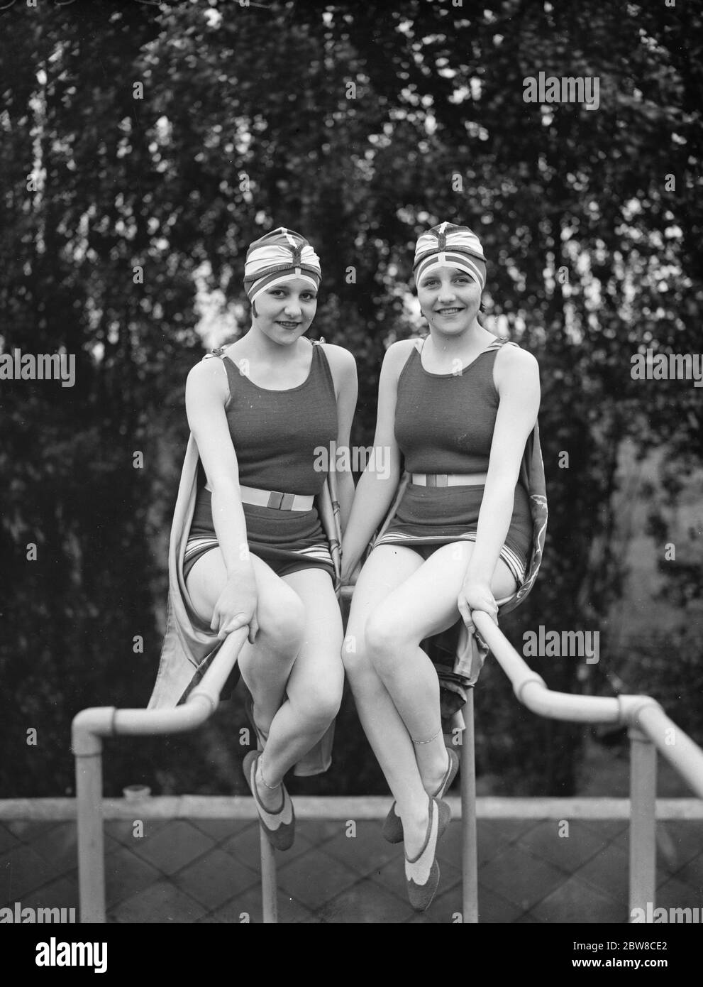 The inseparable dodge twins at Chiswick Baths . 20 July 1926 Stock ...
