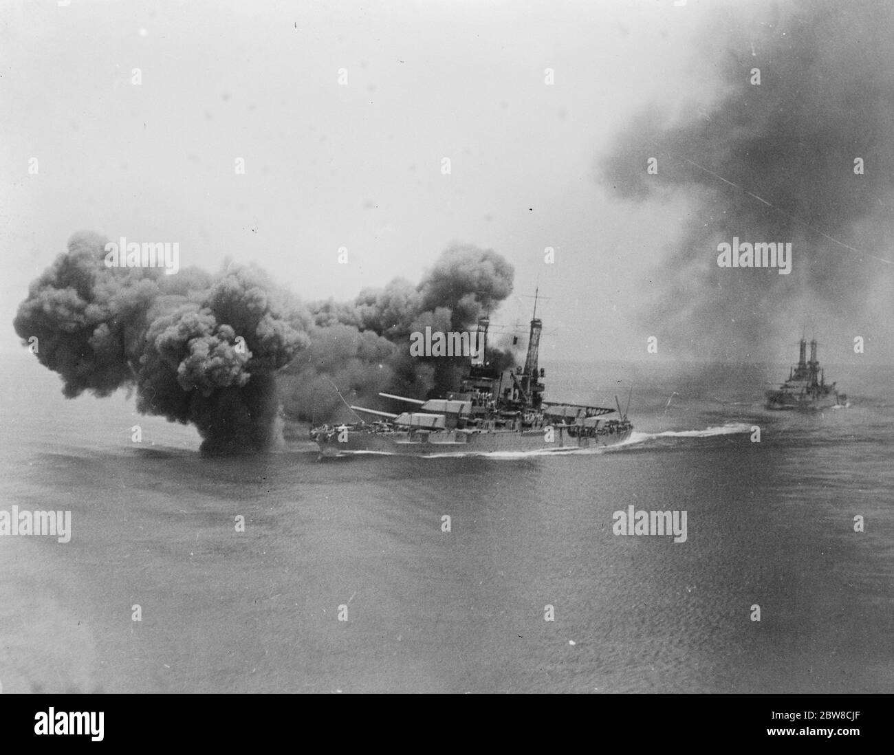Firing broadside Black and White Stock Photos & Images - Alamy
