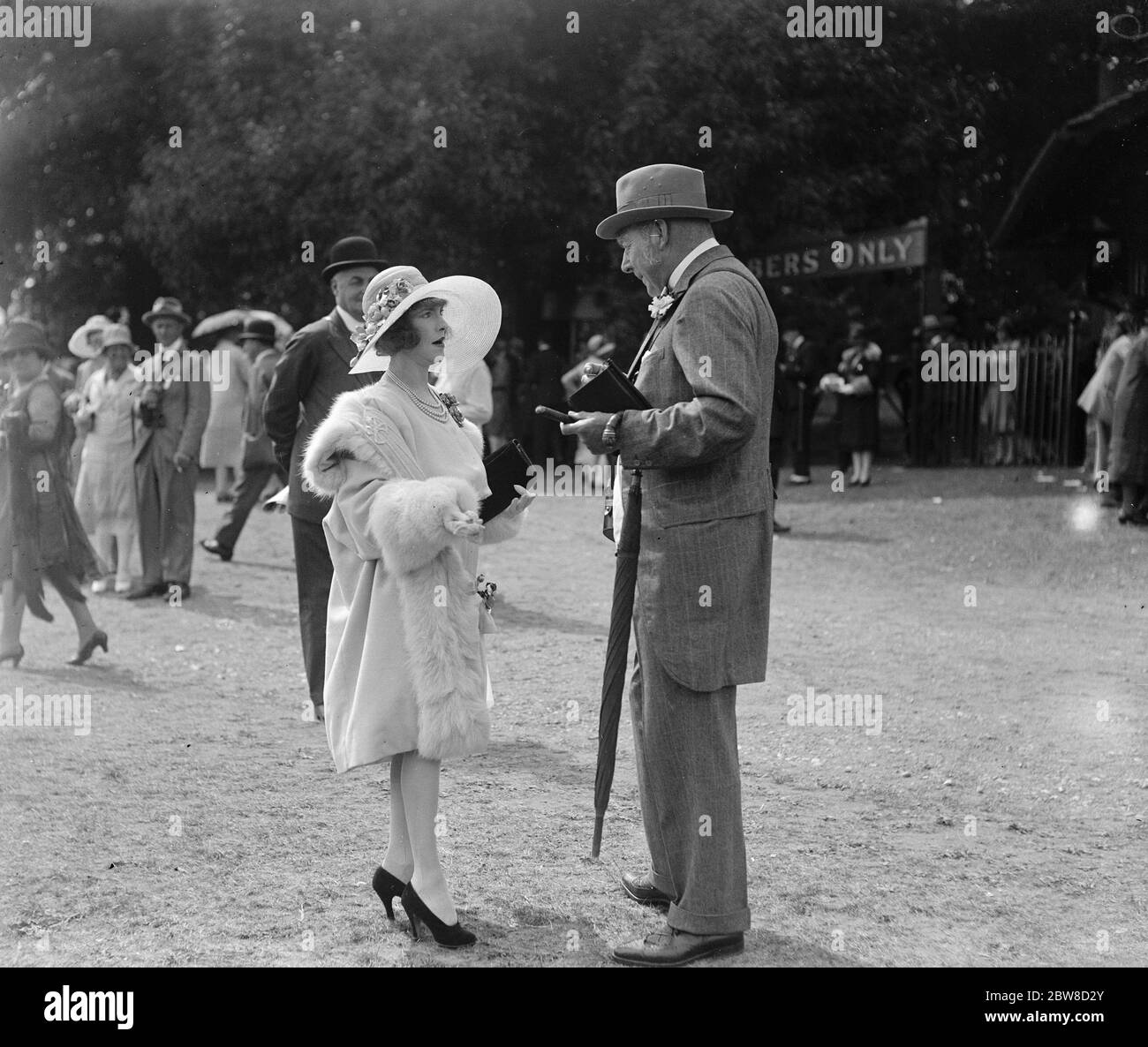 Famous sportsman and 60 year old ' Flapper ' at the races . Miss Fanny ...