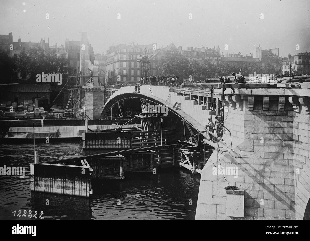 The building of the Siene Bridge , Paris . 16 September 1927 Stock ...