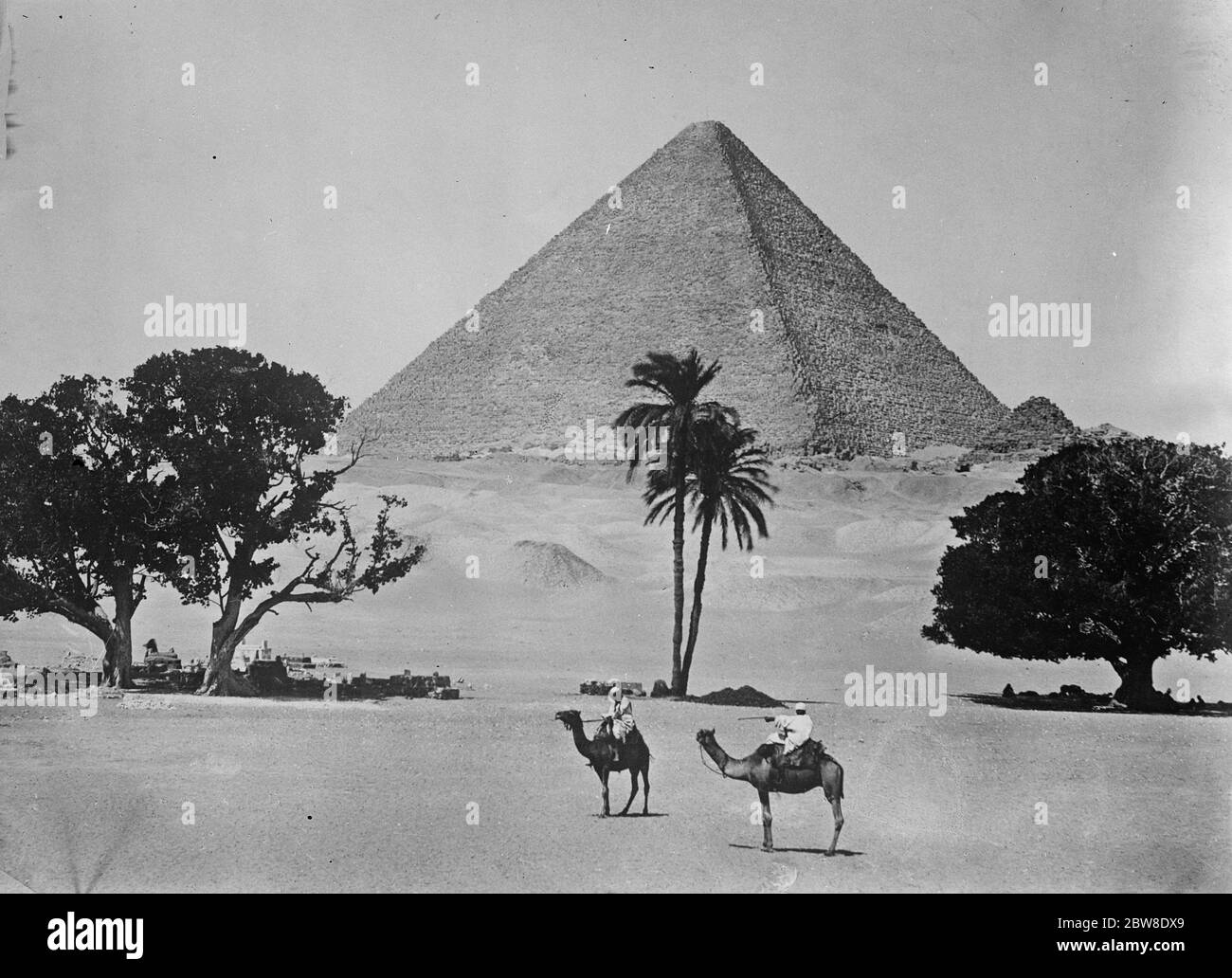 Giant pyramid as a sundial . The pyramid of Cheops . 31 January 1929 ...
