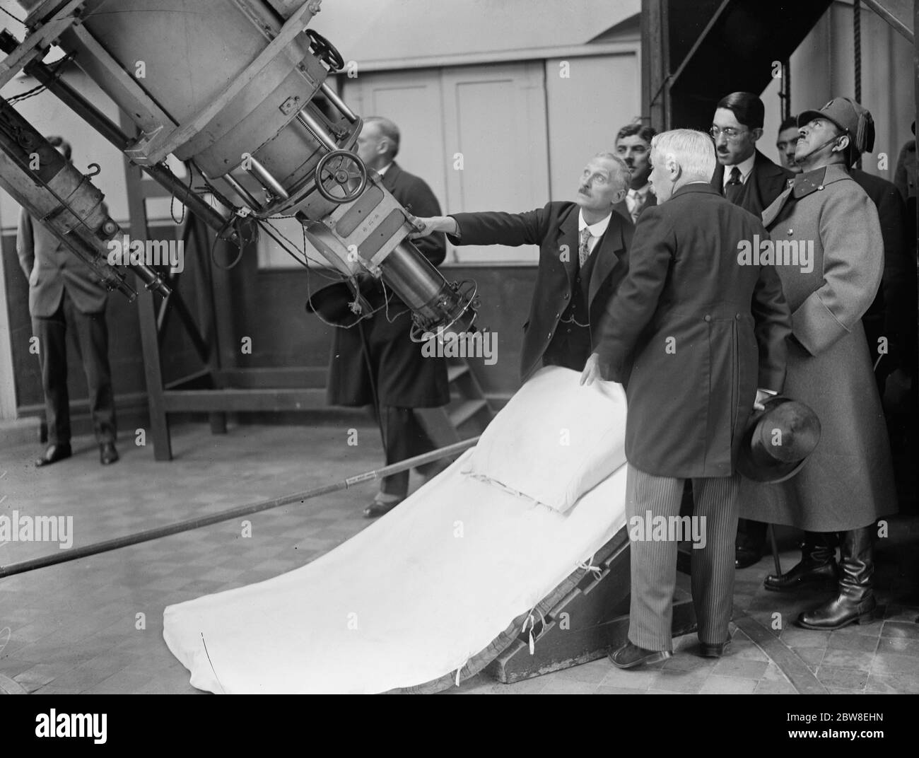 King Amanullah at Greenwich observatory . 12 March 1928 Stock Photo - Alamy