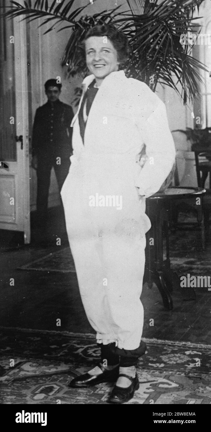 Lady Chaytor 's air tour . Lady Chaytor , who is making a tour by air ...