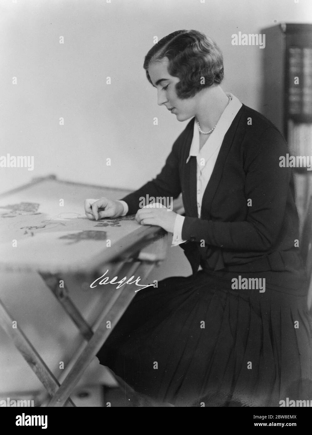 On a frame hi-res stock photography and images - Alamy