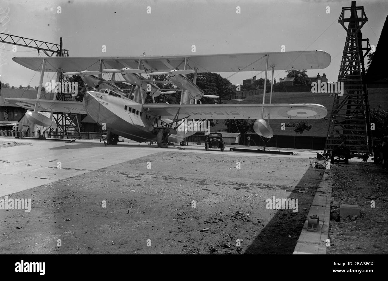 Short brothers hi-res stock photography and images - Alamy