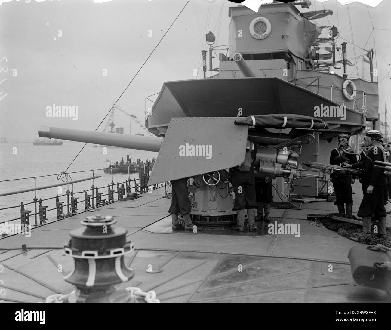 Navy gun training Black and White Stock Photos & Images - Alamy