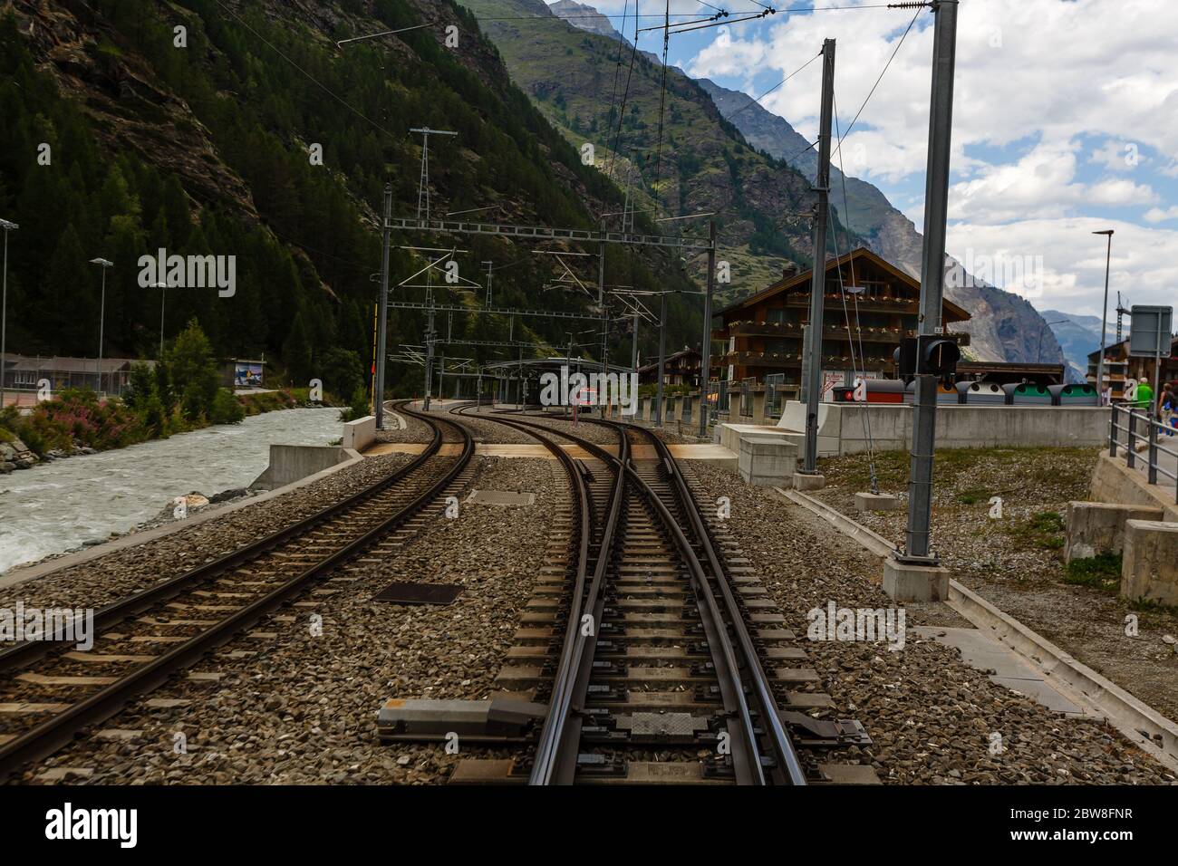 Eiger mountain green swiss train hi-res stock photography and images ...