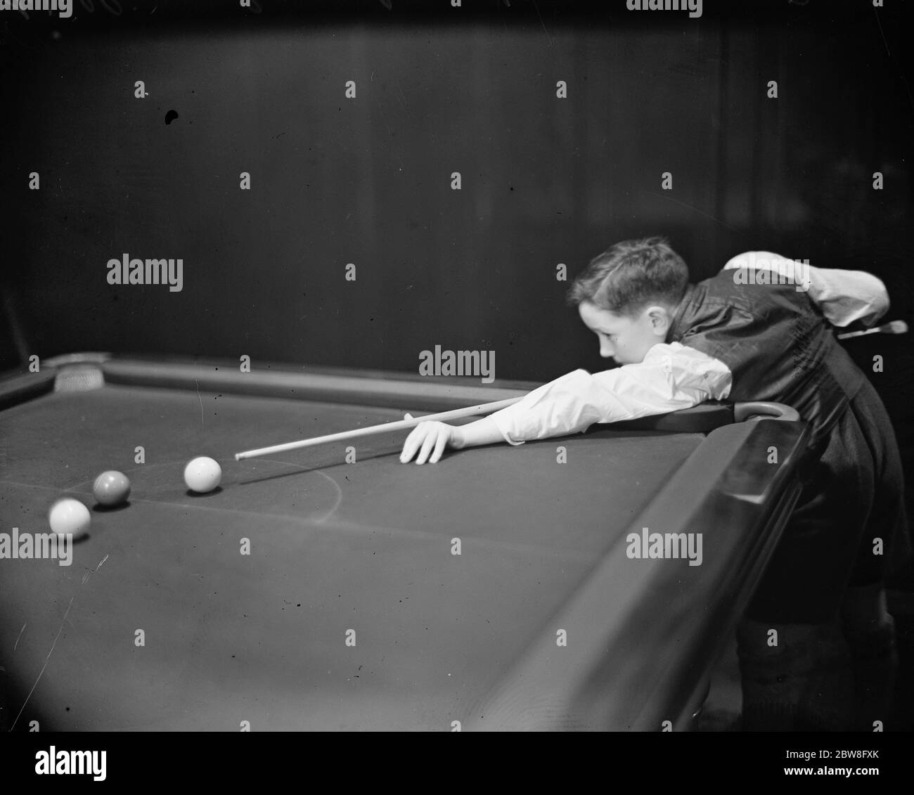 Boy ' s billiards championship . Play in the boys billiards ...