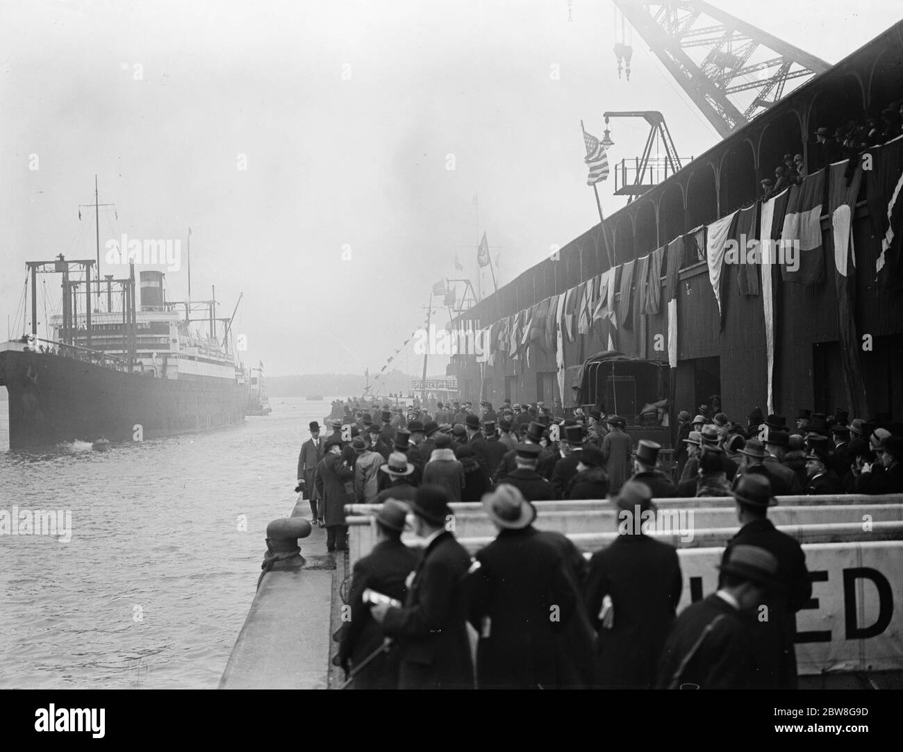 Tribute to heroes Black and White Stock Photos & Images - Alamy