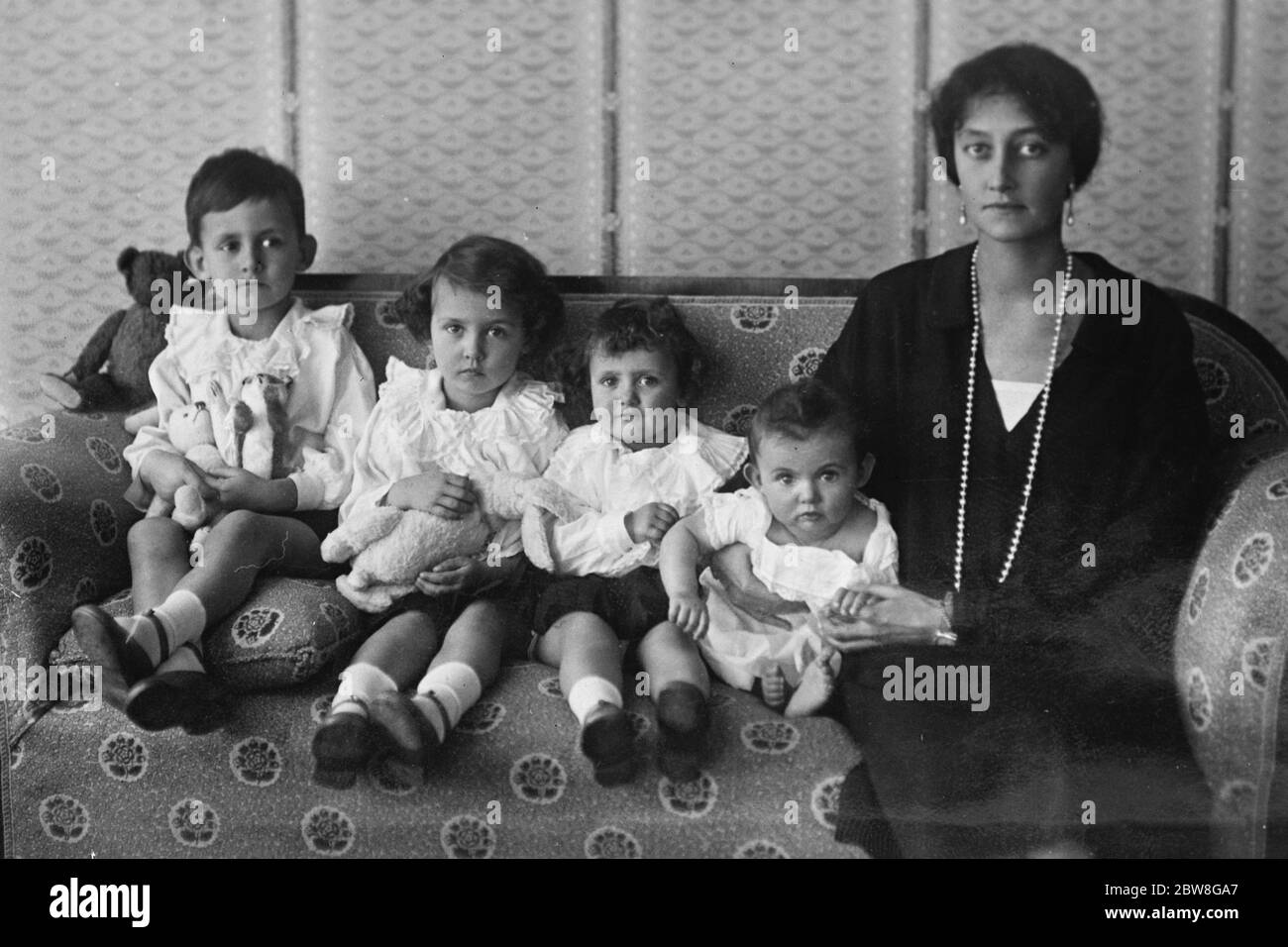 Princess Rupprecht of Bavaria with her four children . 2 August 1927 ...