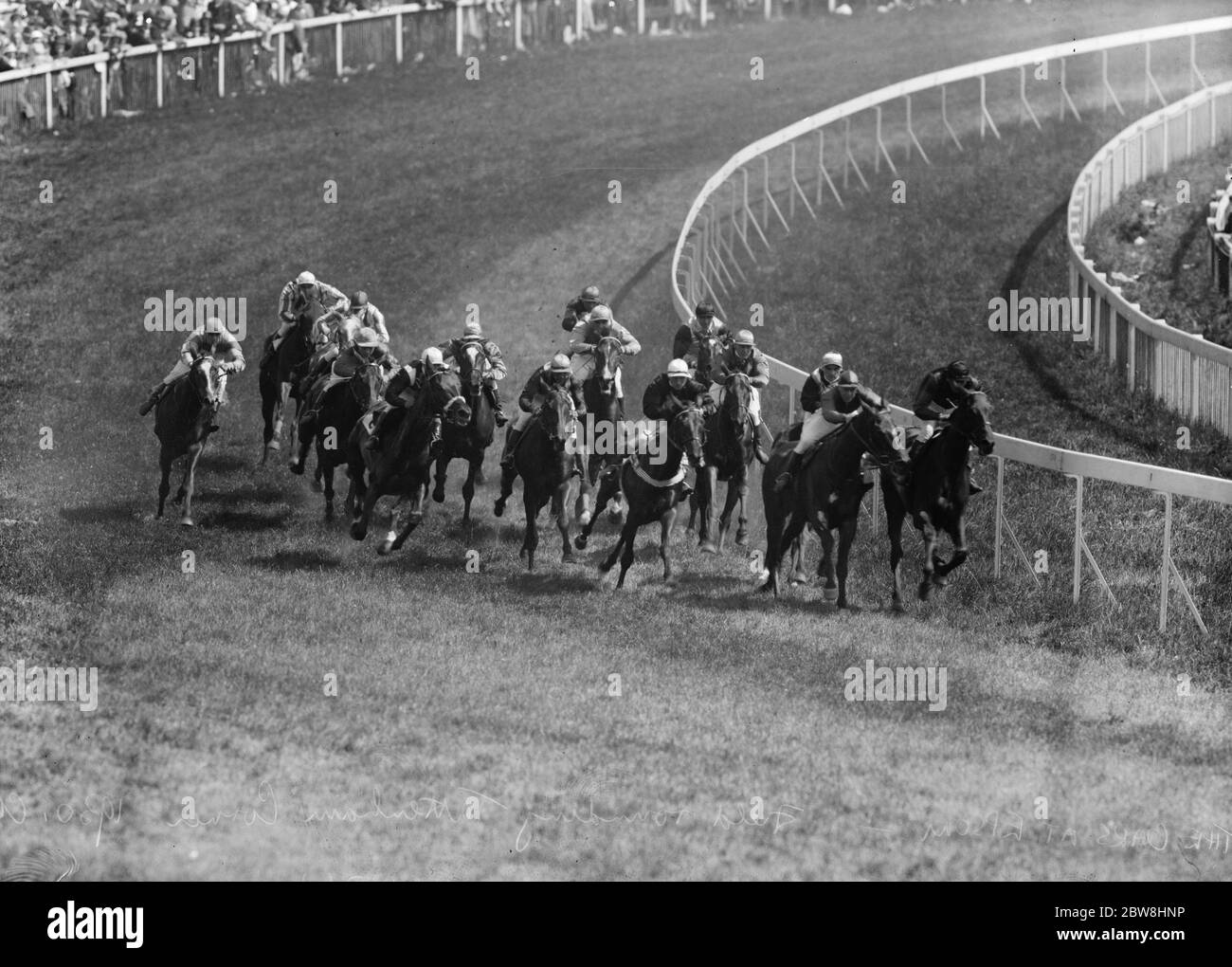 Gordon Richards rides his first classic winner . Lord Glanely ' s Rose ...