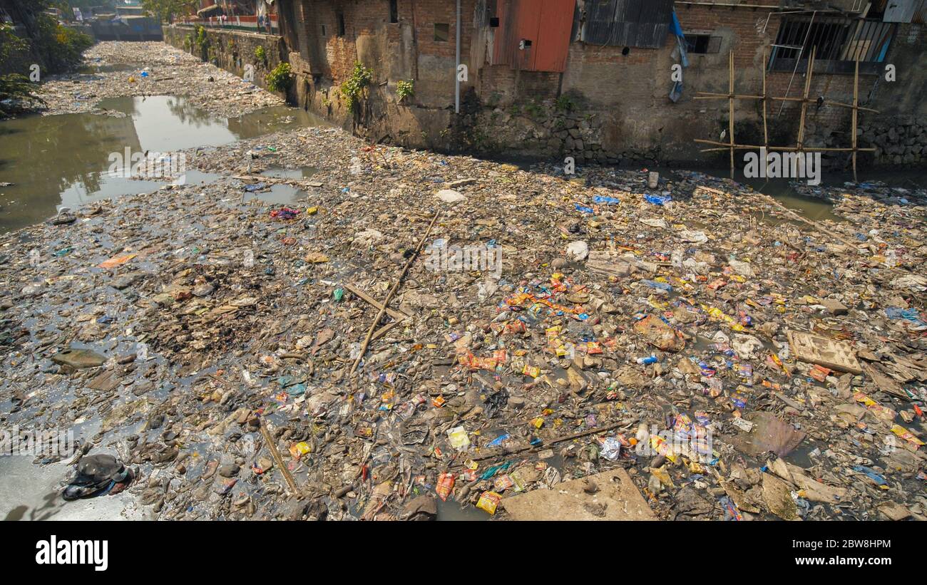Dirty river in Dharavi slums. Mumbai. India Stock Photo - Alamy