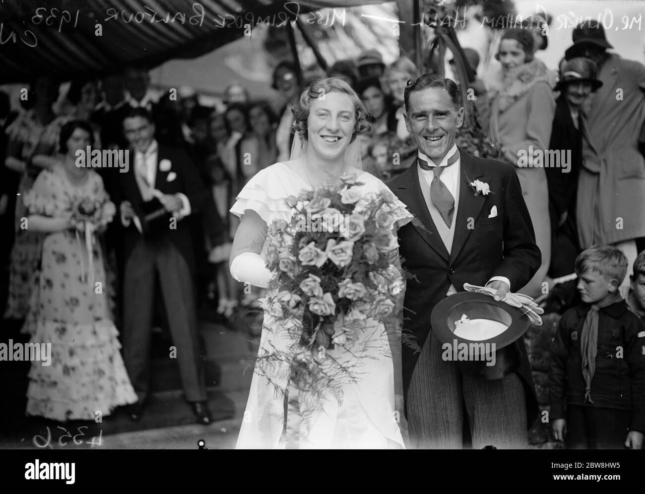Baronet 's daughter weds artist . Miss Primrose Balfour , daughter of ...