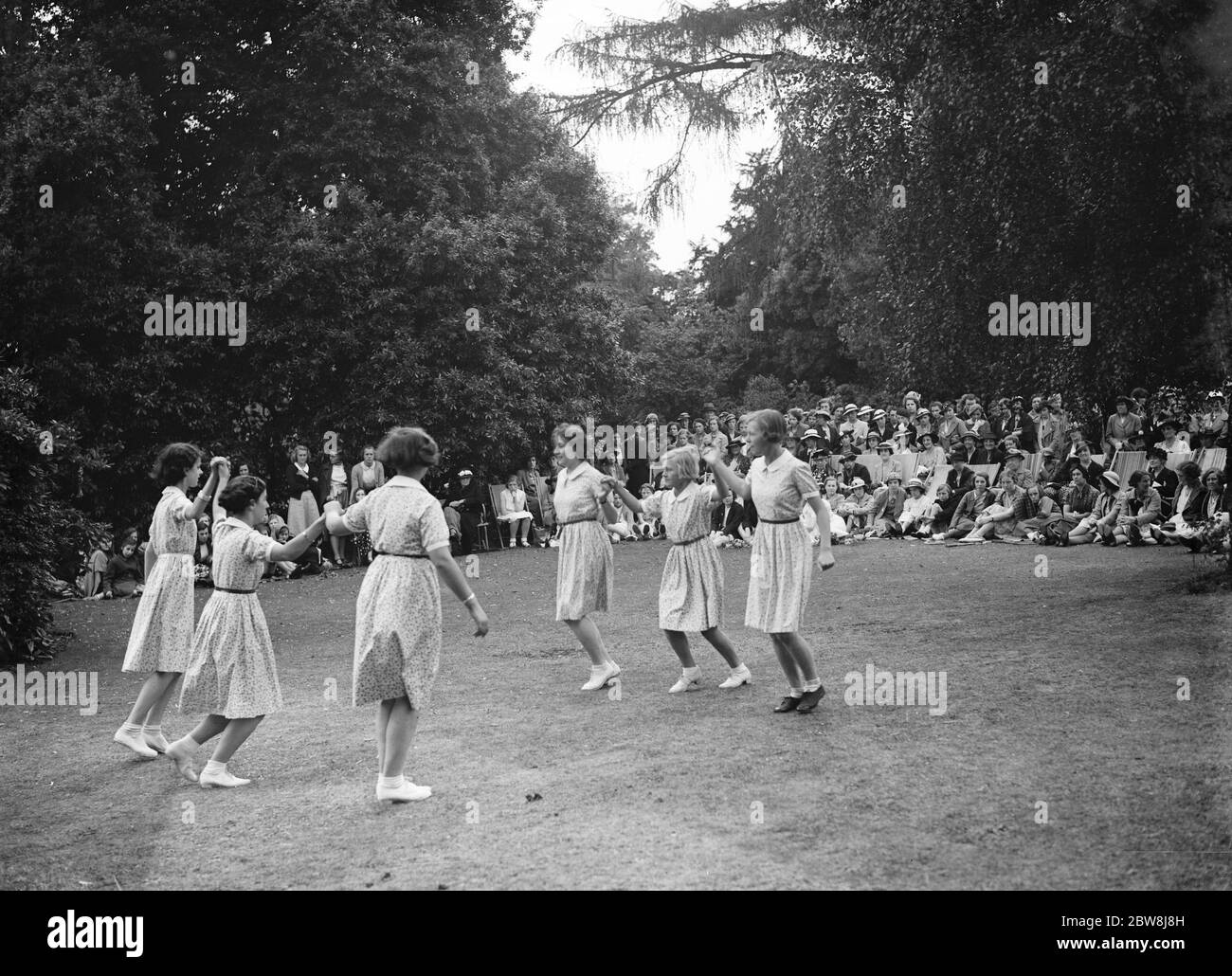 Country dancing . Girls friendly society . Chislehurst . 1937 Stock ...