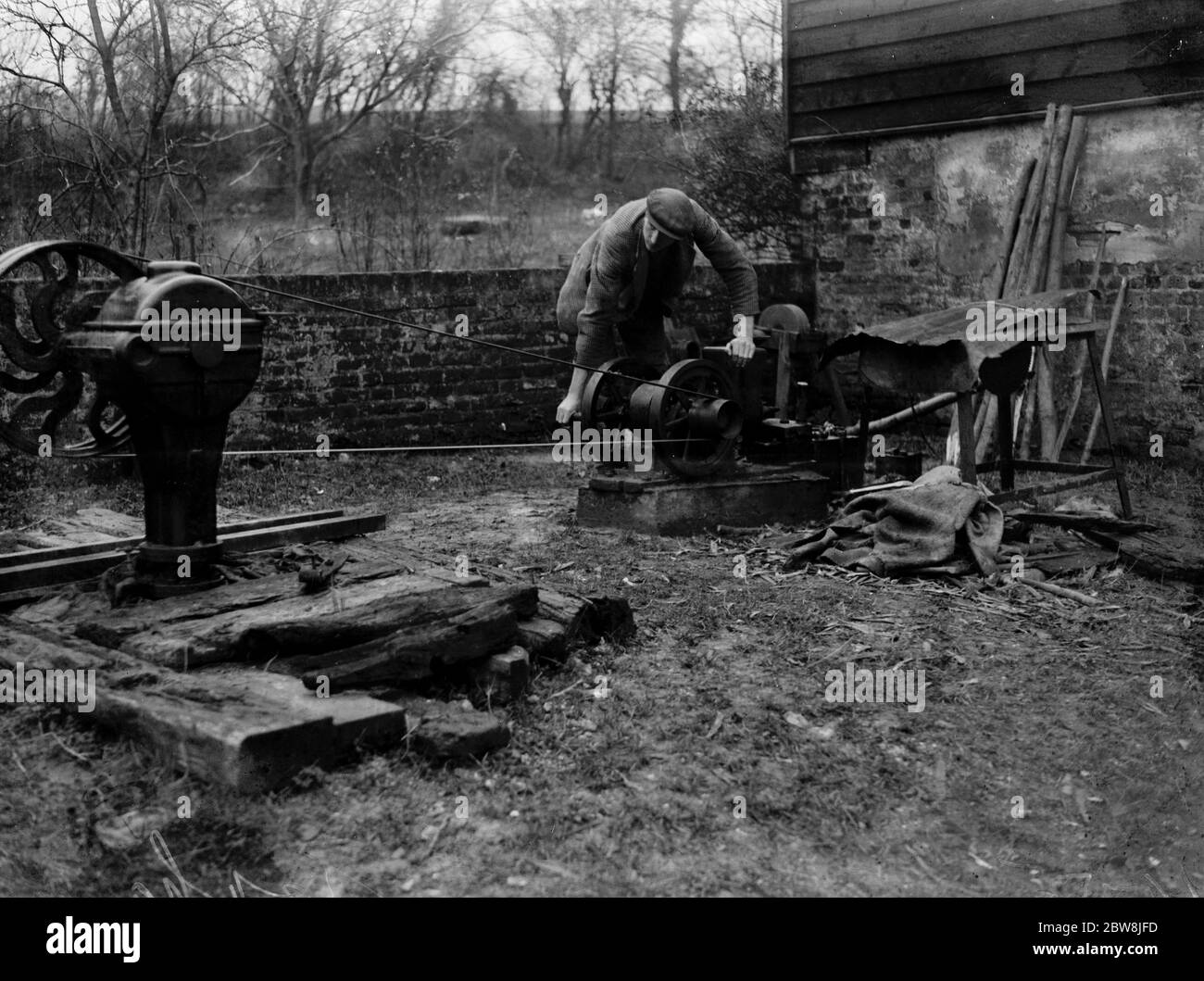 Driven well hi-res stock photography and images - Alamy