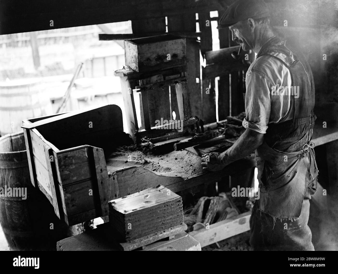 Brick making at the Hollingbourne brick works . 1935 Stock Photo - Alamy