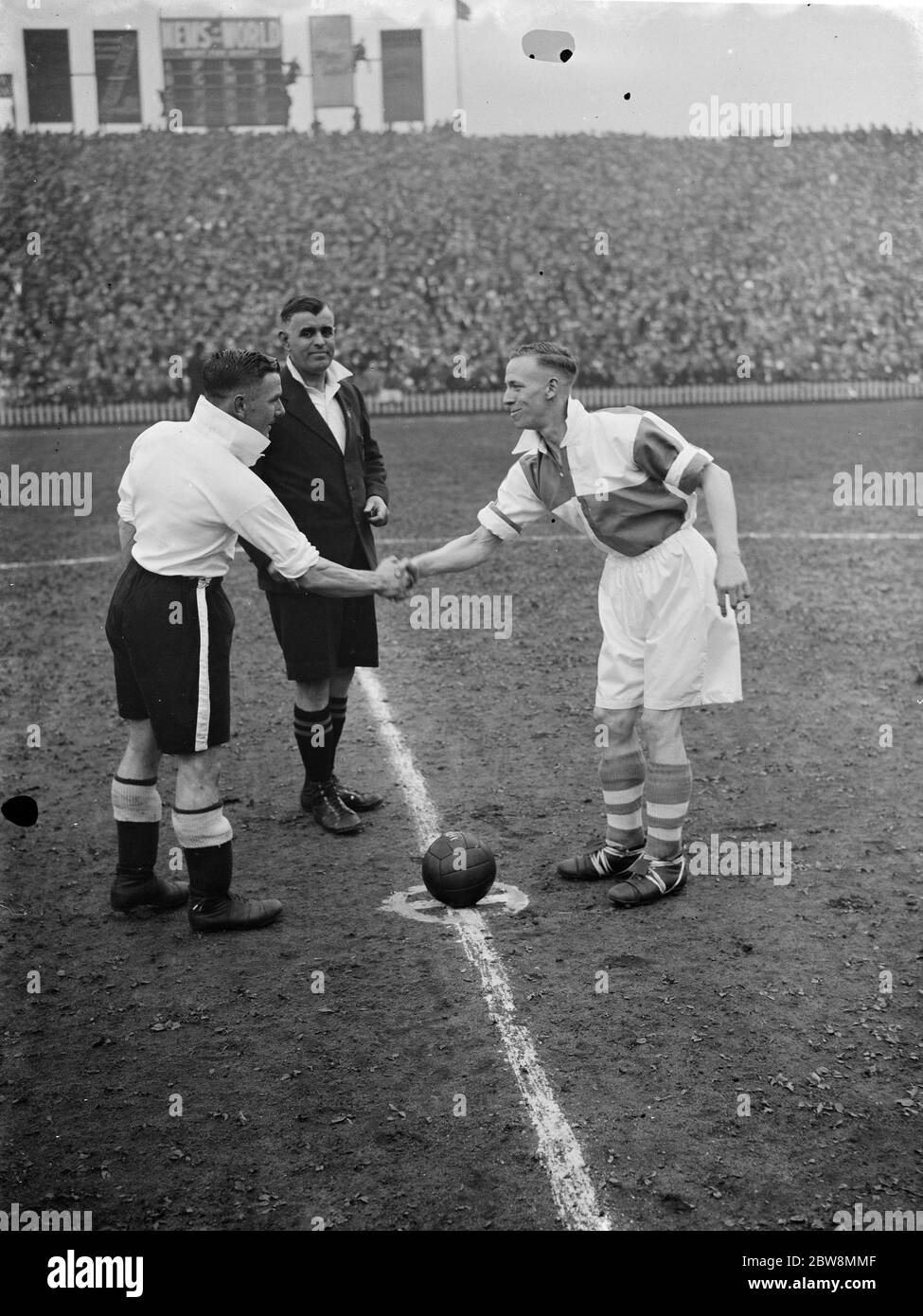 Bromley vs. Erith and Belvedere - FA Amateur Cup final - Bromley's ...
