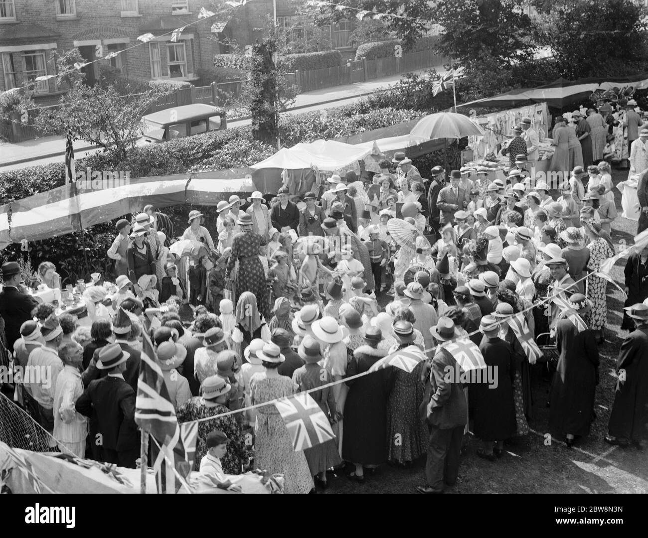 1930s garden party hi-res stock photography and images - Alamy