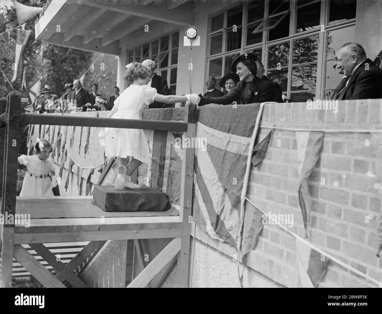 Receiving flag hi-res stock photography and images - Alamy