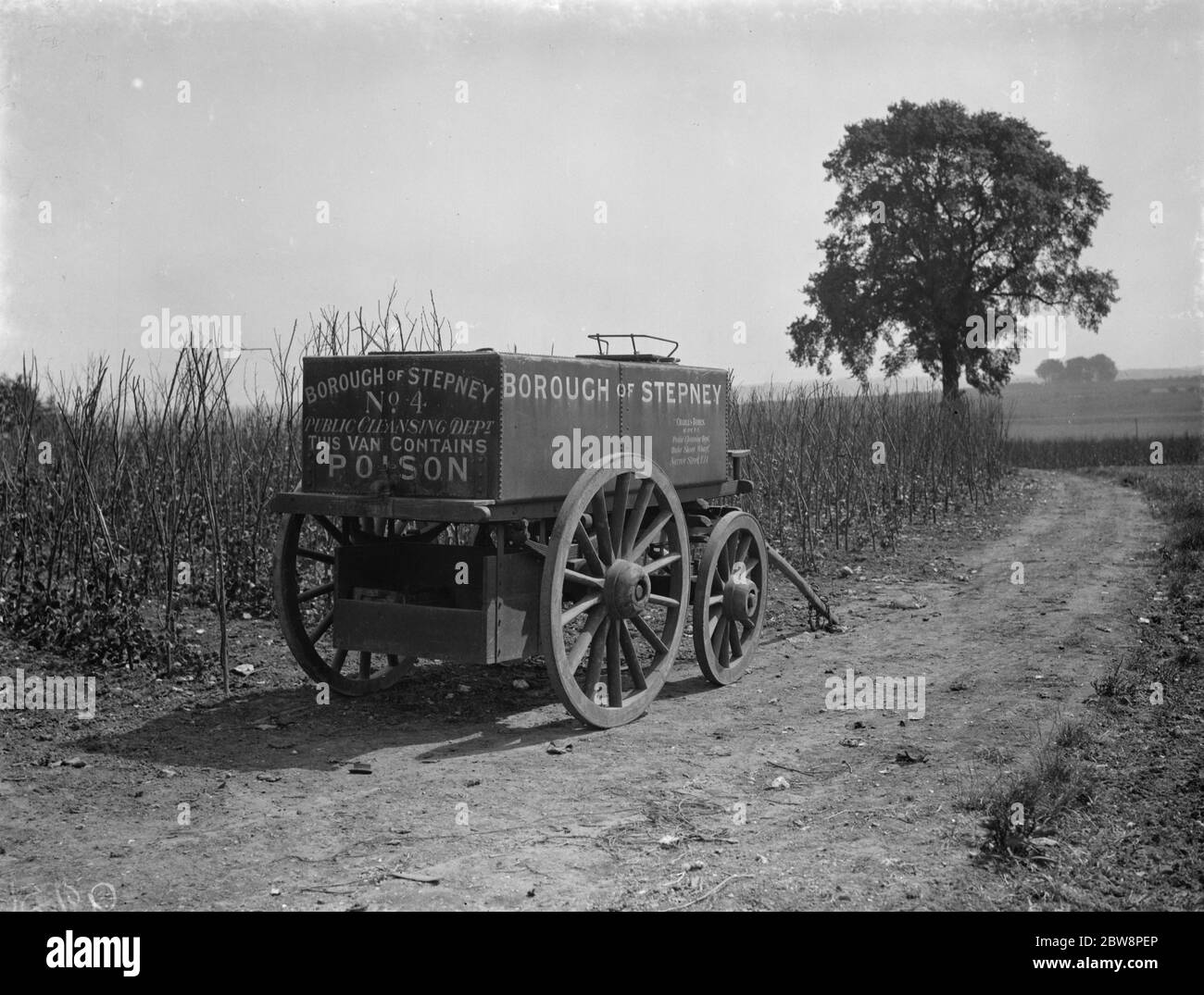 1930s farm wagon hi-res stock photography and images - Alamy