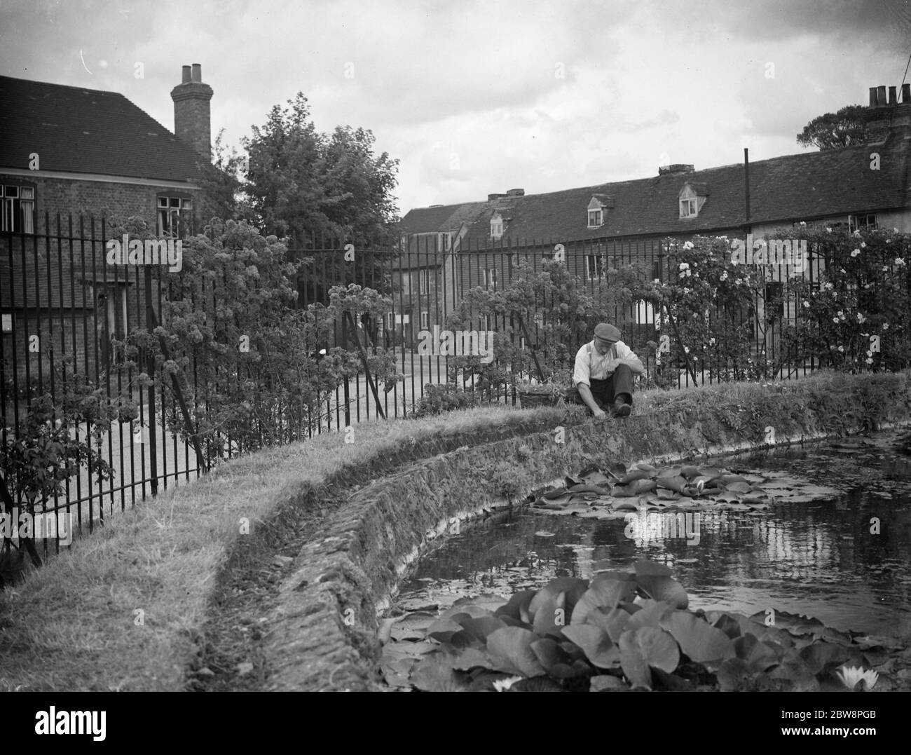 The pond roundabout in Otford . 1938 Stock Photo - Alamy