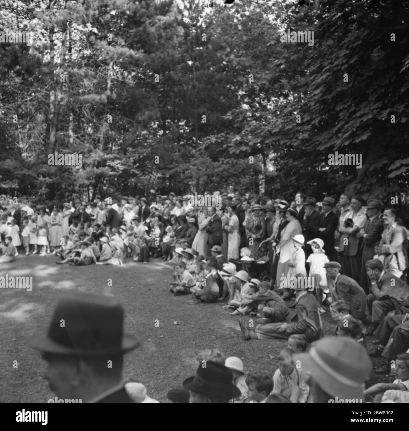 Crowd watching an open air boxing display in Darenth Valley . 1936 ...