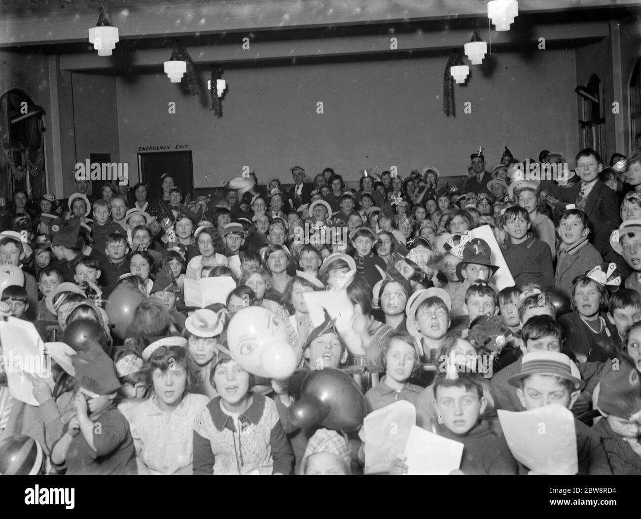 Crowd of children hi-res stock photography and images - Alamy