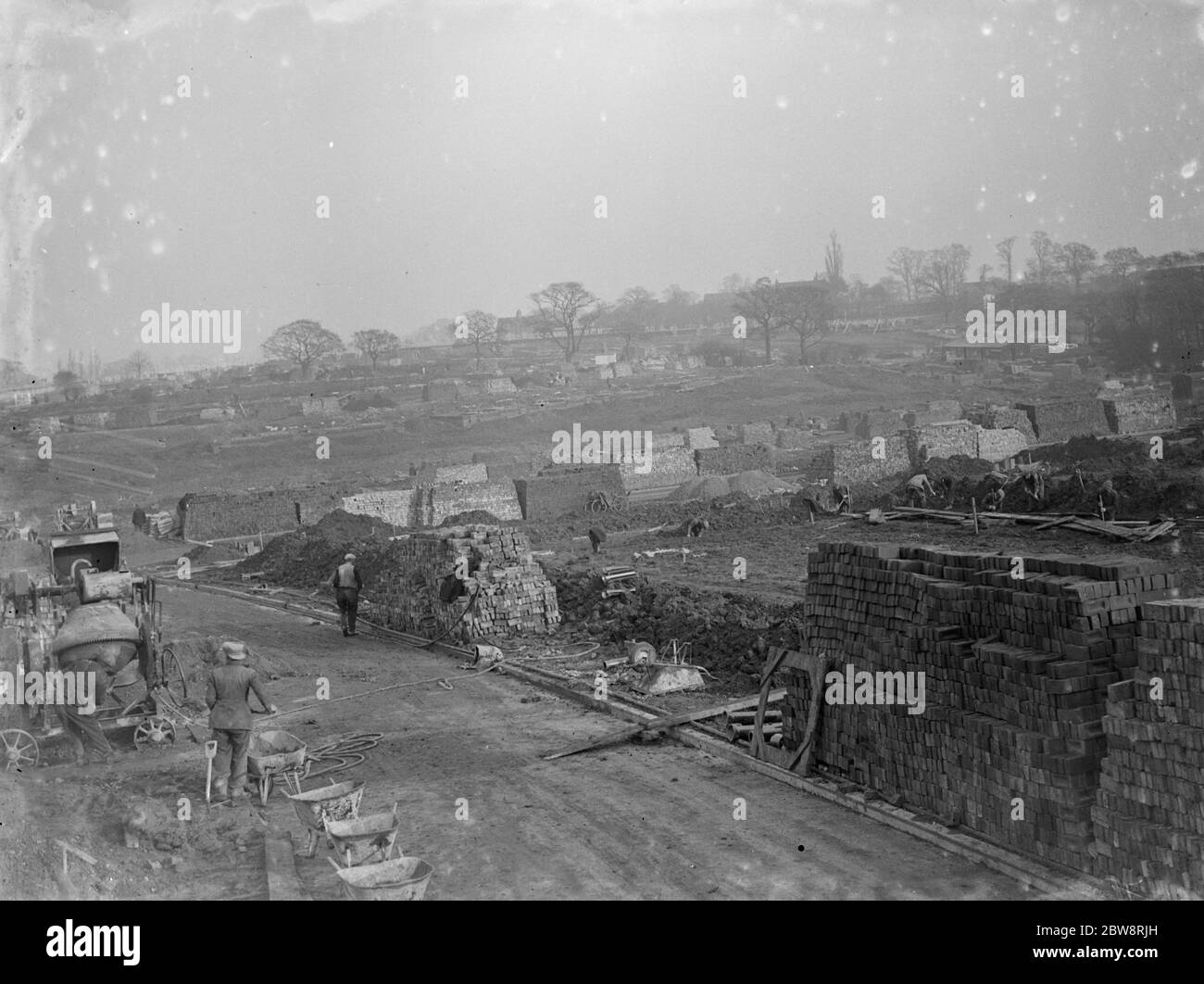 The construction of the London County Council housing estate at ...