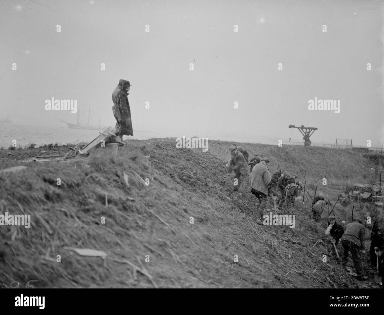River flood wall hi-res stock photography and images - Alamy